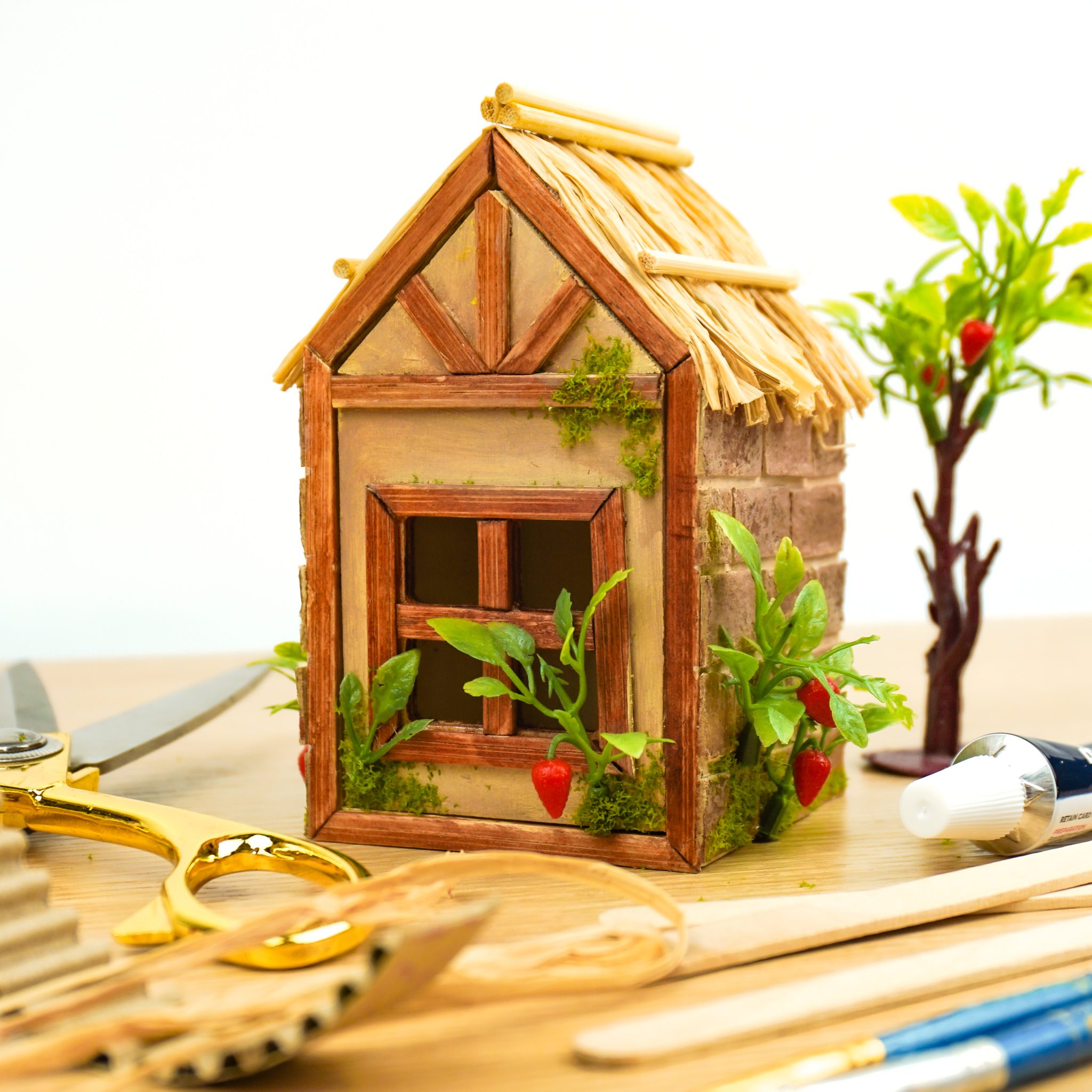 Miniature Techniques: Decorate a tiny house with Rose Whittaker ...